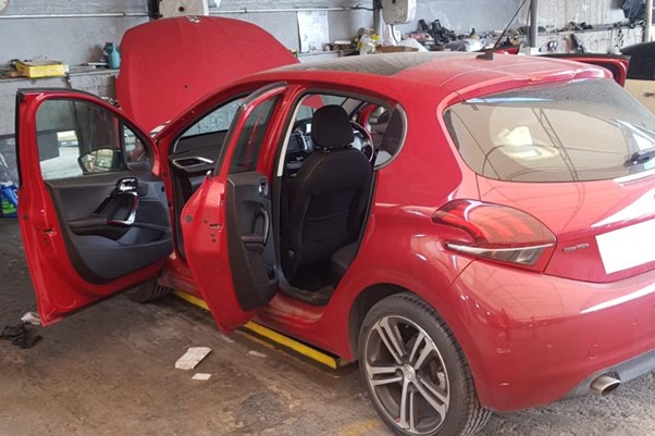 Main car service compared to the small service: What is the difference ...